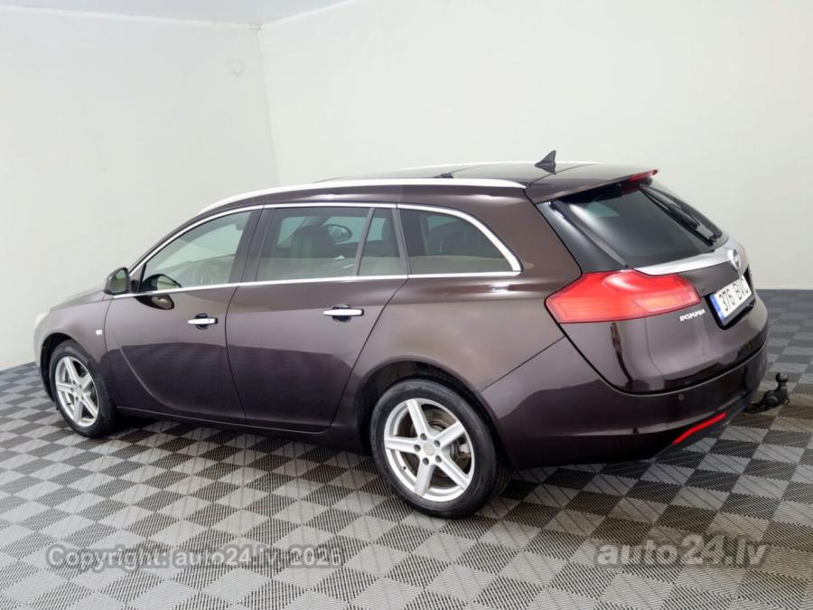 Brown Opel Insignia 2013 in Tallinn, with an engine capacity of 2.00 L and mileage of 334 thousand km for 1499 €, photo 4 on AUTOMOTO.COM.LV