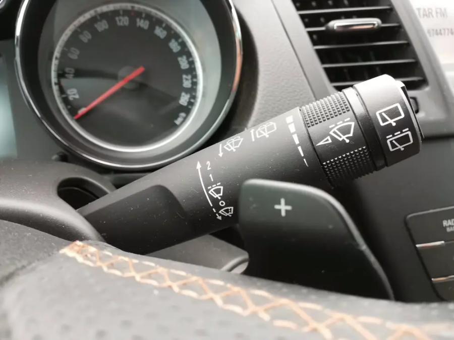 Brūns Opel Insignia 2013 Saldus, ar dzinēja tilpumu 2.00 L un nobraukumu 209 tūkst. km par 6500 €, foto 14 vietnē AUTOMOTO.COM.LV