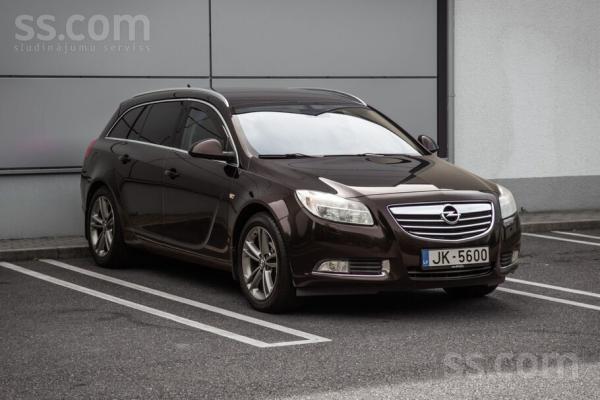 Brown Opel Insignia 2013 in Riga, with an engine capacity of 2.00 L and mileage of 230 thousand km for 3990 €, photo 3 on AUTOMOTO.COM.LV