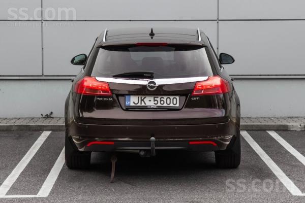 Brown Opel Insignia 2013 in Riga, with an engine capacity of 2.00 L and mileage of 230 thousand km for 3990 €, photo 5 on AUTOMOTO.COM.LV