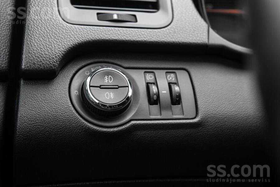 Brūns Opel Insignia 2013 Rīga, ar dzinēja tilpumu 2.00 L un nobraukumu 230 tūkst. km par 3990 €, foto 30 vietnē AUTOMOTO.COM.LV