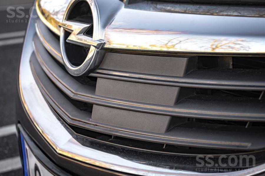 Brown Opel Insignia 2014 in Riga, with an engine capacity of 2.00 L and mileage of 270 thousand km for 7690 €, photo 10 on AUTOMOTO.COM.LV