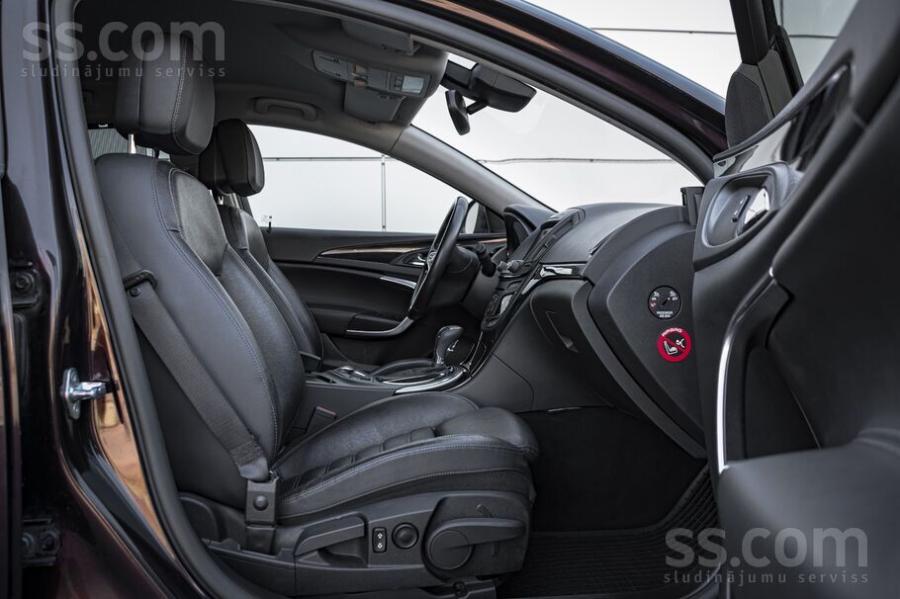 Brown Opel Insignia 2014 in Riga, with an engine capacity of 2.00 L and mileage of 270 thousand km for 7690 €, photo 12 on AUTOMOTO.COM.LV