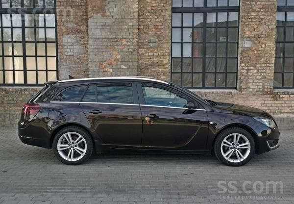 Brown Opel Insignia 2014 in Riga, with an engine capacity of 2.00 L and mileage of 0 thousand km for 4690 €, photo 5 on AUTOMOTO.COM.LV