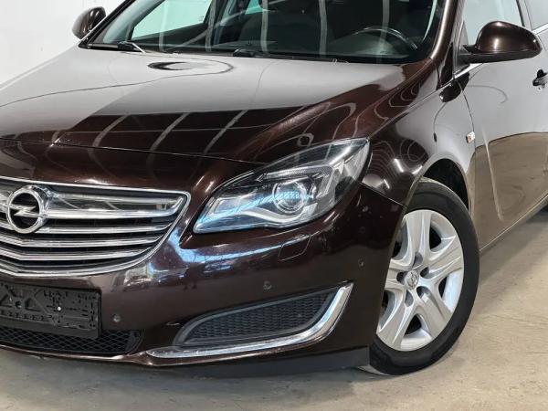 Brown Opel Insignia 2014 in Jurmala, with an engine capacity of 2.00 L and mileage of 287 thousand km for 5650 €, photo 2 on AUTOMOTO.COM.LV