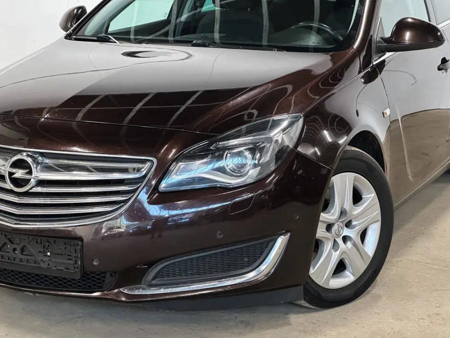 Brown Opel Insignia 2014 in Jurmala, with an engine capacity of 2.00 L and mileage of 287 thousand km for 5650 €, photo 3 on AUTOMOTO.COM.LV