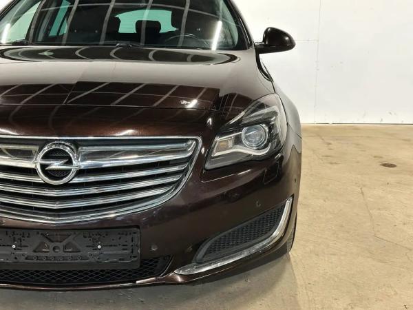 Brown Opel Insignia 2014 in Jurmala, with an engine capacity of 2.00 L and mileage of 287 thousand km for 5650 €, photo 4 on AUTOMOTO.COM.LV