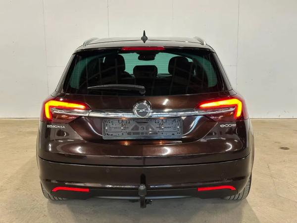Brown Opel Insignia 2014 in Jurmala, with an engine capacity of 2.00 L and mileage of 287 thousand km for 5650 €, photo 10 on AUTOMOTO.COM.LV