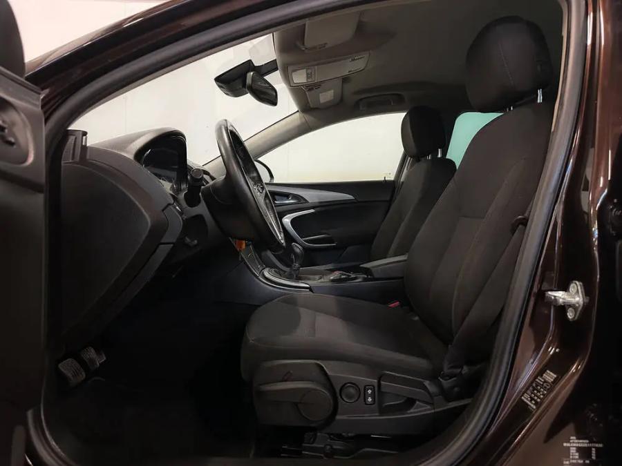 Brown Opel Insignia 2014 in Jurmala, with an engine capacity of 2.00 L and mileage of 287 thousand km for 5650 €, photo 23 on AUTOMOTO.COM.LV