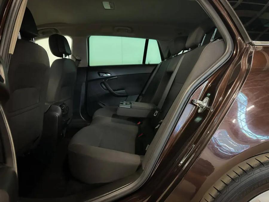 Brown Opel Insignia 2014 in Jurmala, with an engine capacity of 2.00 L and mileage of 287 thousand km for 5650 €, photo 34 on AUTOMOTO.COM.LV