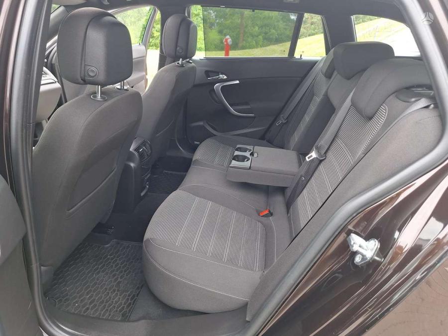 Brown Opel Insignia 2014 in Kaunas, with an engine capacity of 1.96 L and mileage of 292 thousand km for 4600 €, photo 15 on AUTOMOTO.COM.LV