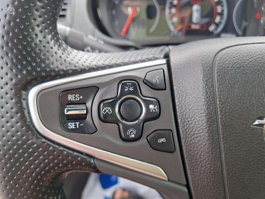Brown Opel Insignia 2014 in Kaunas, with an engine capacity of 1.96 L and mileage of 292 thousand km for 4600 €, photo 32 on AUTOMOTO.COM.LV