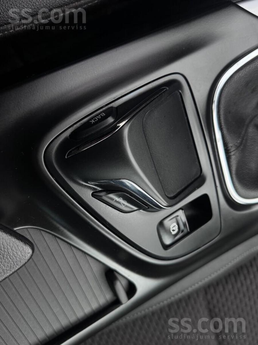 Brūns Opel Insignia 2014 Rīga, ar dzinēja tilpumu 2.00 L un nobraukumu 267 tūkst. km par 4850 €, foto 30 vietnē AUTOMOTO.COM.LV