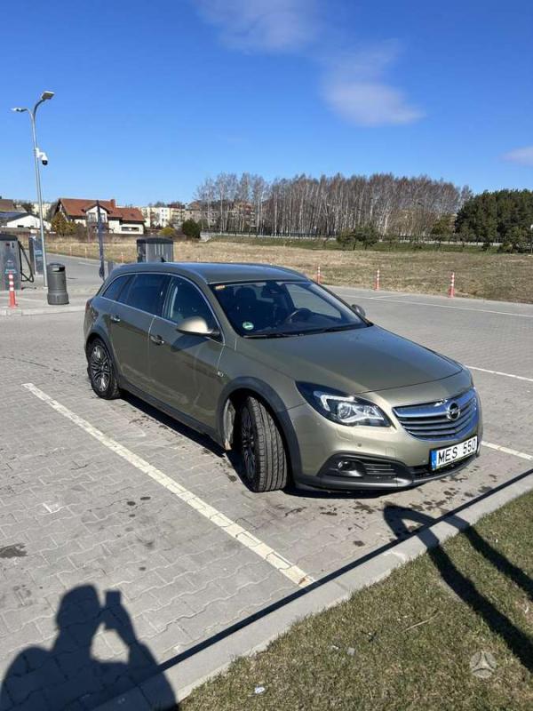 Brown Opel Insignia 2014 in Palanga, with an engine capacity of 1.96 L and mileage of 305 thousand km for 5500 €, photo 2 on AUTOMOTO.COM.LV