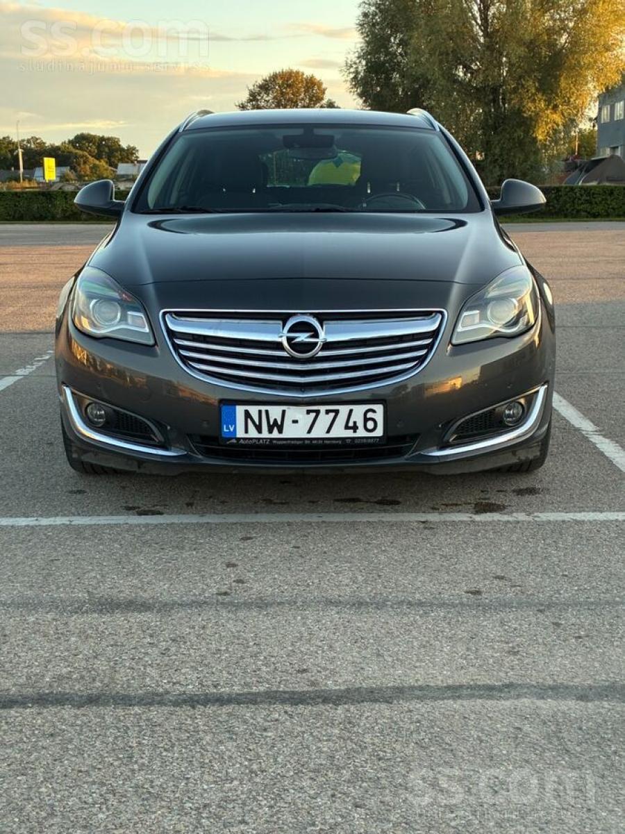 Brown Opel Insignia 2014 in Jekabpils, with an engine capacity of 2.00 L and mileage of 223 thousand km for 6200 €, photo 1 on AUTOMOTO.COM.LV