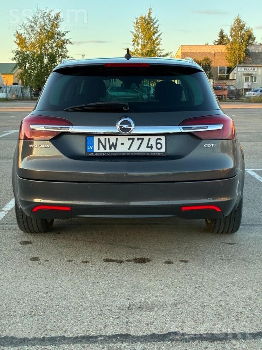 Brown Opel Insignia 2014 in Jekabpils, with an engine capacity of 2.00 L and mileage of 223 thousand km for 6200 €, photo 3 on AUTOMOTO.COM.LV