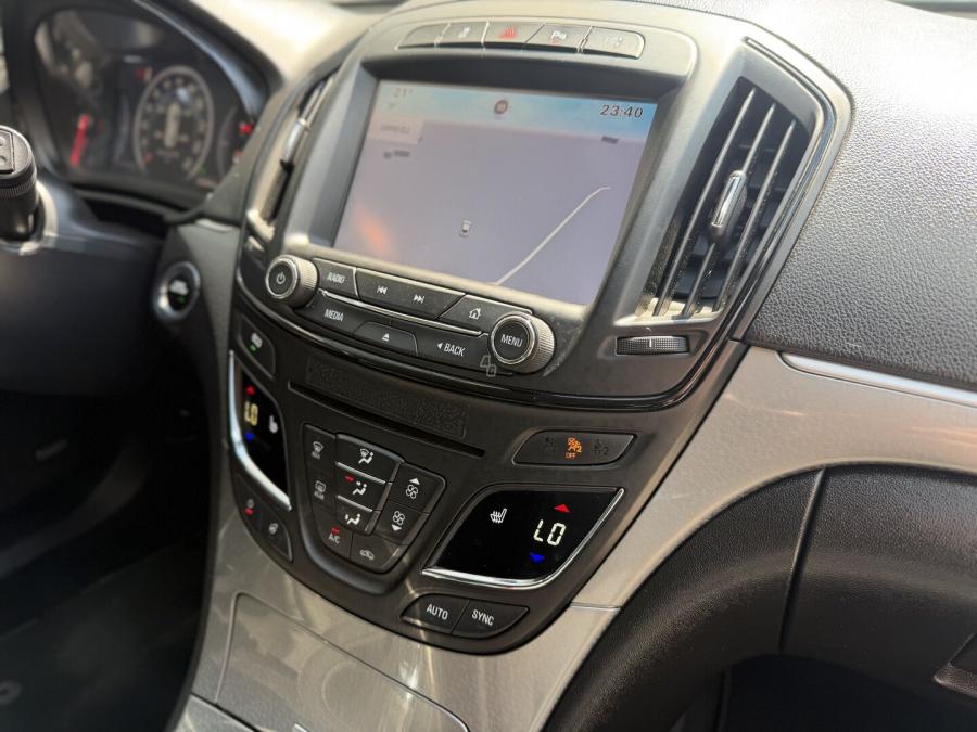 Brown Opel Insignia 2015 in Vilnius, with an engine capacity of 2.00 L and mileage of 200 thousand km for 5999 €, photo 23 on AUTOMOTO.COM.LV