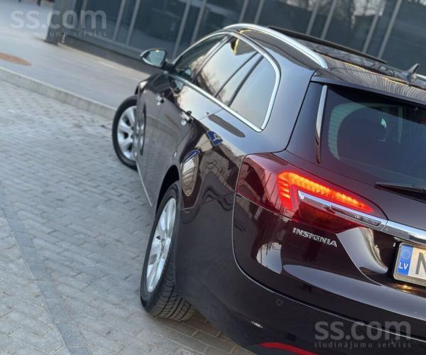 Brown Opel Insignia 2015 in Tukums, with an engine capacity of 2.00 L and mileage of 293 thousand km for 5500 €, photo 9 on AUTOMOTO.COM.LV