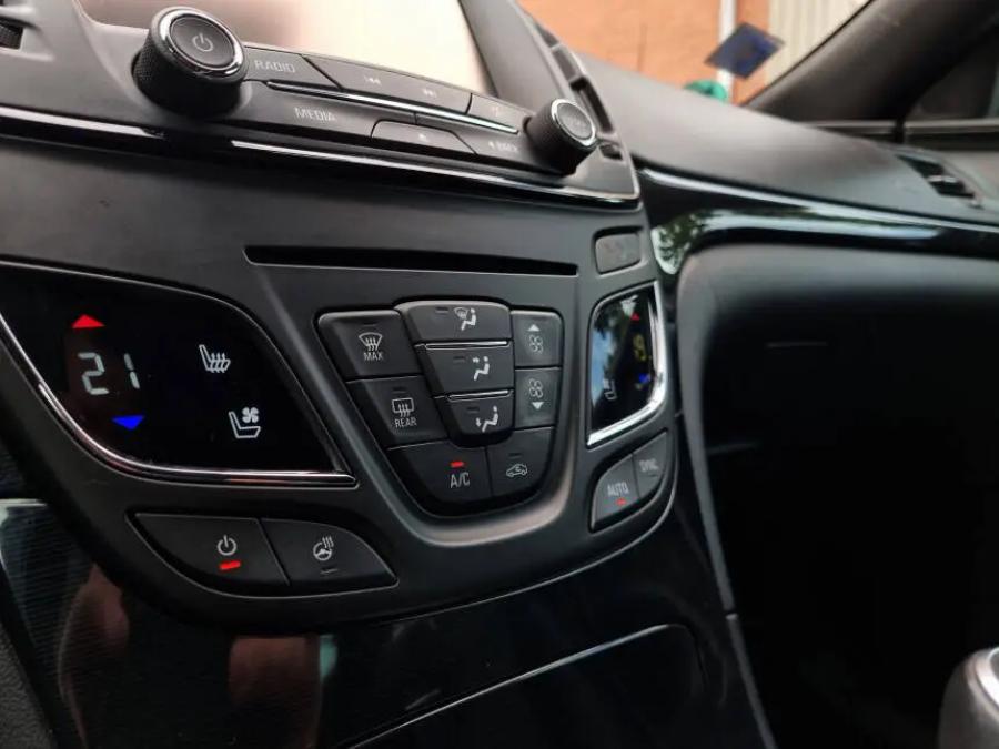 Brūns Opel Insignia 2015 Jēkabpils, ar dzinēja tilpumu 2.00 L un nobraukumu 217 tūkst. km par 7800 €, foto 34 vietnē AUTOMOTO.COM.LV