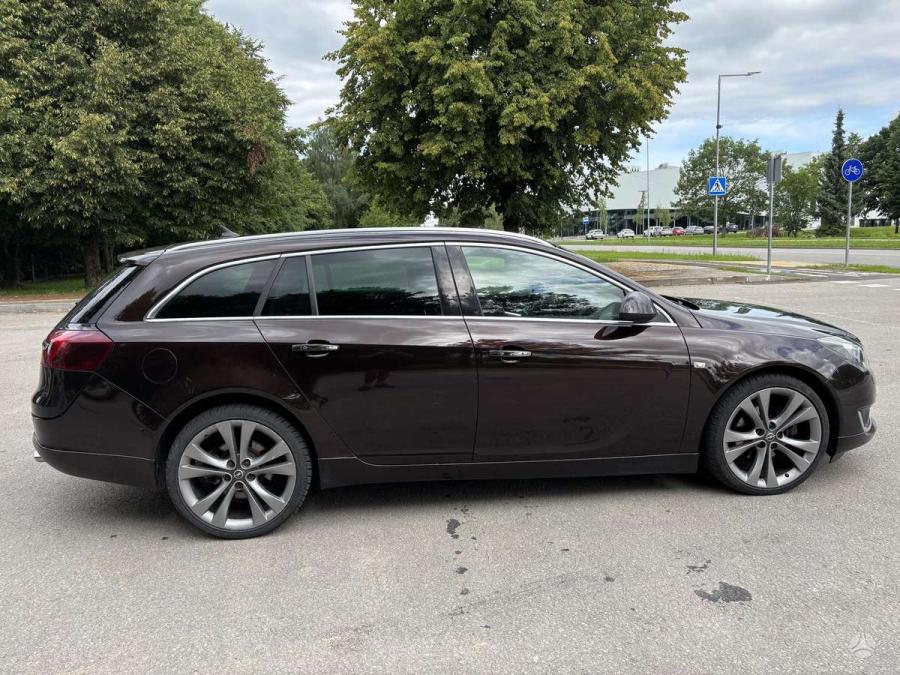 Brown Opel Insignia 2015 in Plunge, with an engine capacity of 1.96 L and mileage of 148 thousand km for 8000 €, photo 8 on AUTOMOTO.COM.LV