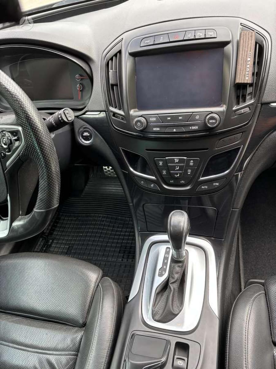 Brown Opel Insignia 2015 in Plunge, with an engine capacity of 1.96 L and mileage of 148 thousand km for 8000 €, photo 13 on AUTOMOTO.COM.LV