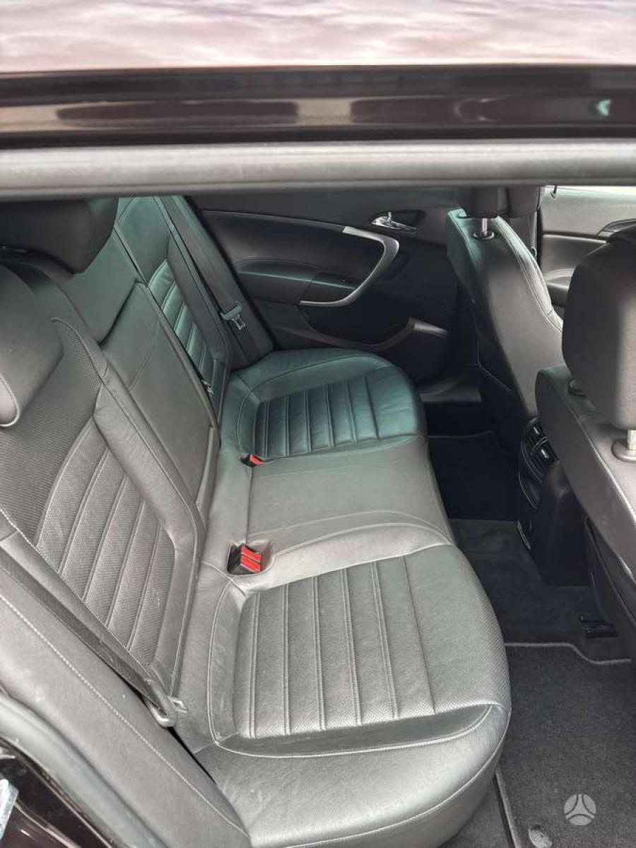 Brown Opel Insignia 2015 in Plunge, with an engine capacity of 1.96 L and mileage of 148 thousand km for 8000 €, photo 16 on AUTOMOTO.COM.LV