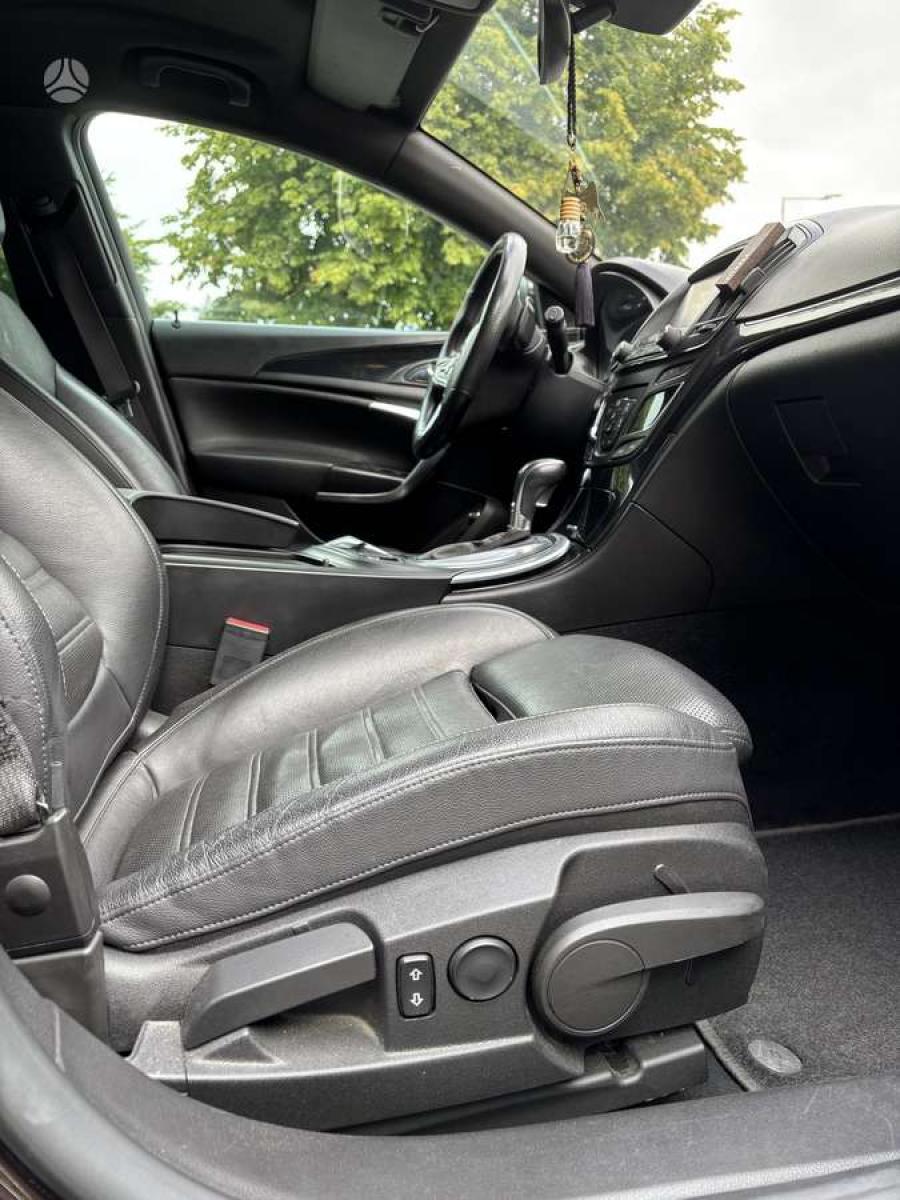 Brown Opel Insignia 2015 in Plunge, with an engine capacity of 1.96 L and mileage of 148 thousand km for 8000 €, photo 17 on AUTOMOTO.COM.LV