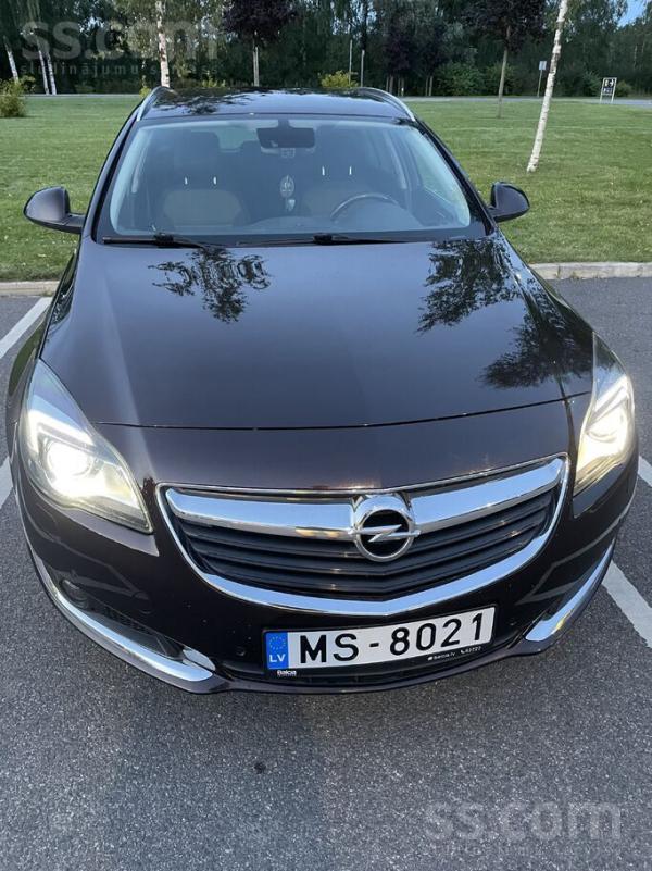 Brown Opel Insignia 2015 in Riga, with an engine capacity of 2.00 L and mileage of 252 thousand km for 5500 €, photo 3 on AUTOMOTO.COM.LV