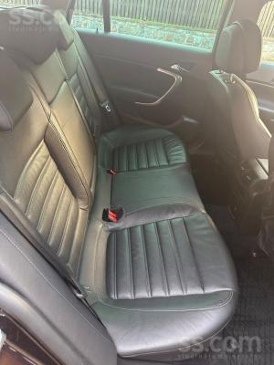 Brown Opel Insignia 2015 in Liepaja, with an engine capacity of 2.00 L and mileage of 292 thousand km for 4200 €, photo 10 on AUTOMOTO.COM.LV
