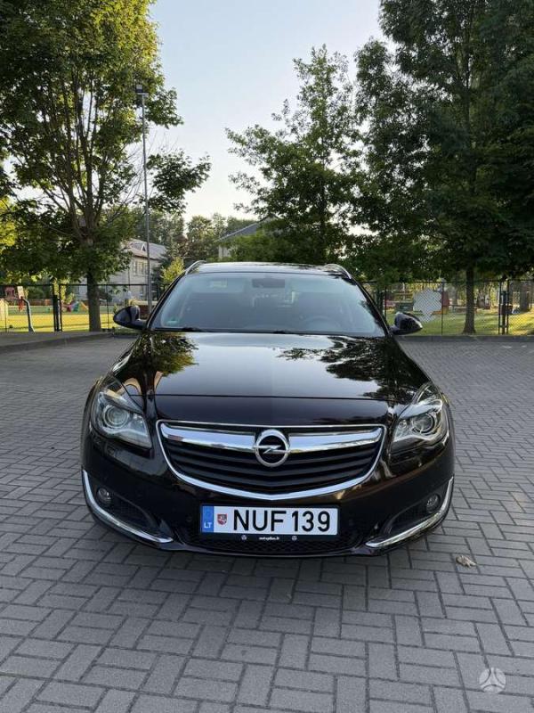 Brown Opel Insignia 2016 in Sakiai, with an engine capacity of 1.96 L and mileage of 239 thousand km for 6300 €, photo 10 on AUTOMOTO.COM.LV