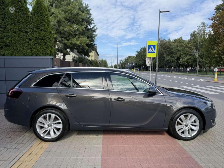 Brown Opel Insignia 2016 in Marijampole, with an engine capacity of 1.96 L and mileage of 216 thousand km for 7250 €, photo 7 on AUTOMOTO.COM.LV