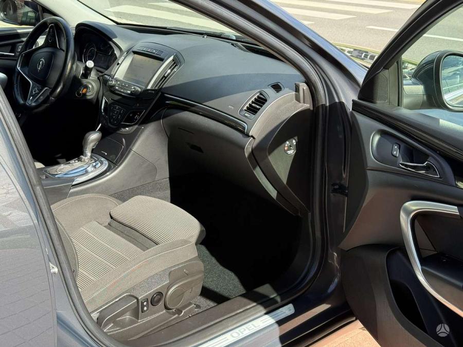 Brown Opel Insignia 2016 in Marijampole, with an engine capacity of 1.96 L and mileage of 216 thousand km for 7250 €, photo 17 on AUTOMOTO.COM.LV