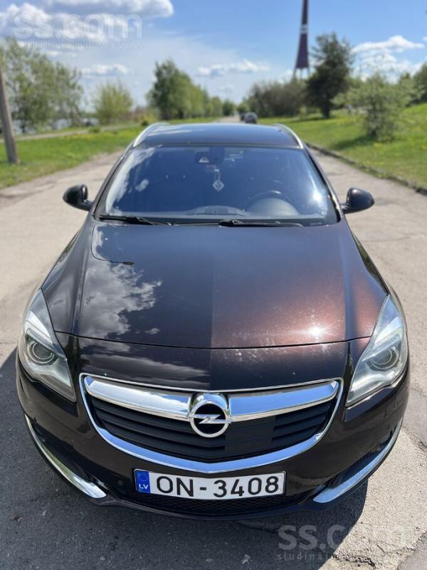 Brown Opel Insignia 2016 in Riga, with an engine capacity of 1.60 L and mileage of 206 thousand km for 6000 €, photo 4 on AUTOMOTO.COM.LV