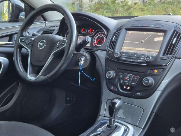 Opel Insignia 2016 in Vilnius on AUTOMOTO.COM.LV Brown Opel Insignia 2016 in Vilnius, with an engine capacity of 1.60 L and mileage of 281 thousand km for 4500 €, photo 10 on AUTOMOTO.COM.LV