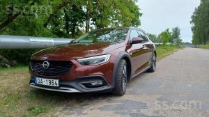 Brown Opel Insignia 2018 in Riga, with an engine capacity of 2.00 L and mileage of 117 thousand km for 14100 €, photo 3 on AUTOMOTO.COM.LV