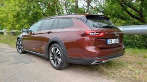 Brown Opel Insignia 2018 in Riga, with an engine capacity of 2.00 L and mileage of 117 thousand km for 14100 €, photo 5 on AUTOMOTO.COM.LV