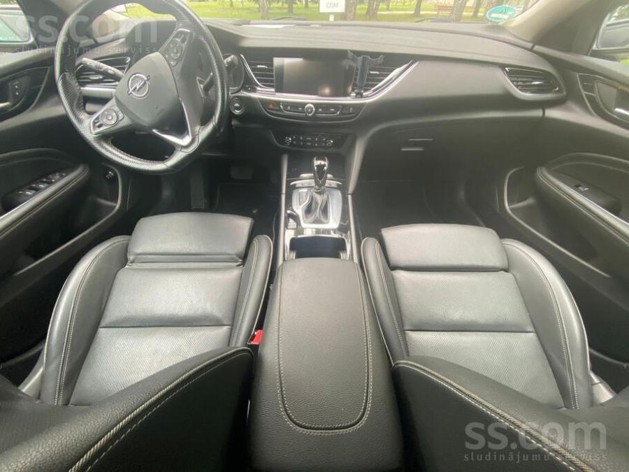 Brown Opel Insignia 2018 in Riga, with an engine capacity of 2.00 L and mileage of 117 thousand km for 14100 €, photo 6 on AUTOMOTO.COM.LV