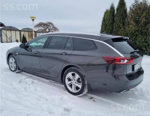Brown Opel Insignia 2021 in Riga, with an engine capacity of 2.00 L and mileage of 115 thousand km for 17500 €, photo 2 on AUTOMOTO.COM.LV