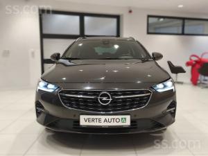 Brown Opel Insignia 2021 in Riga, with an engine capacity of 2.00 L and mileage of 190 thousand km for 12690 €, photo 3 on AUTOMOTO.COM.LV