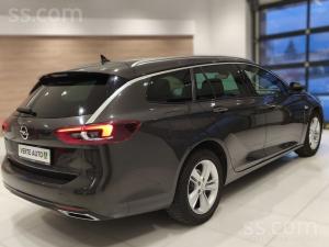 Brown Opel Insignia 2021 in Riga, with an engine capacity of 2.00 L and mileage of 190 thousand km for 12690 €, photo 5 on AUTOMOTO.COM.LV