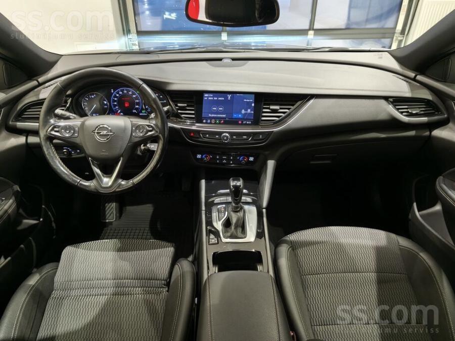 Brown Opel Insignia 2021 in Riga, with an engine capacity of 2.00 L and mileage of 190 thousand km for 12690 €, photo 8 on AUTOMOTO.COM.LV