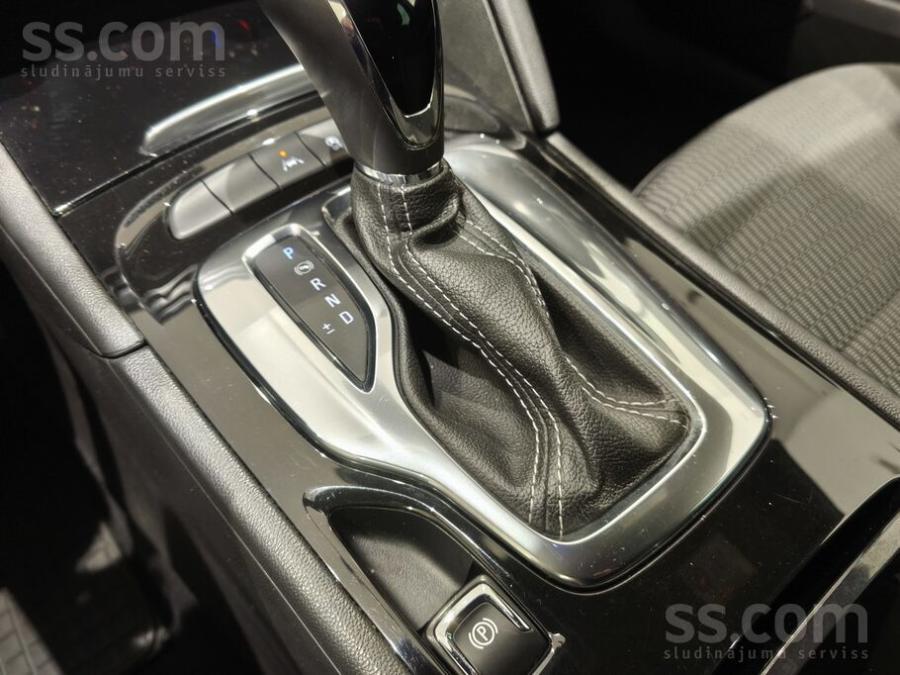 Brown Opel Insignia 2021 in Riga, with an engine capacity of 2.00 L and mileage of 190 thousand km for 12690 €, photo 20 on AUTOMOTO.COM.LV