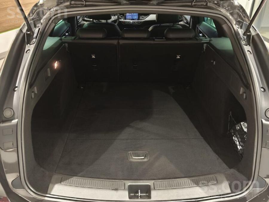 Brown Opel Insignia 2021 in Riga, with an engine capacity of 2.00 L and mileage of 190 thousand km for 12690 €, photo 22 on AUTOMOTO.COM.LV