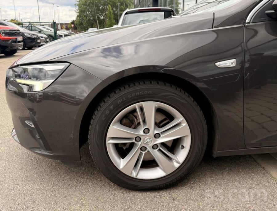Brown Opel Insignia 2021 in Riga, with an engine capacity of 2.00 L and mileage of 190 thousand km for 11590 €, photo 26 on AUTOMOTO.COM.LV