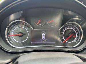 Green Opel Insignia 2014 in Utena, with an engine capacity of 1.96 L and mileage of 304 thousand km for 4600 €, photo 18 on AUTOMOTO.COM.LV