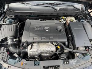 Green Opel Insignia 2014 in Utena, with an engine capacity of 1.96 L and mileage of 304 thousand km for 4600 €, photo 20 on AUTOMOTO.COM.LV
