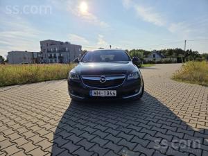Green Opel Insignia 2015 in Riga, with an engine capacity of 2.00 L and mileage of 289 thousand km for 5300 €, photo 3 on AUTOMOTO.COM.LV