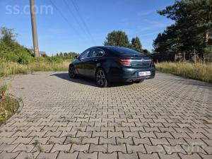 Green Opel Insignia 2015 in Riga, with an engine capacity of 2.00 L and mileage of 289 thousand km for 5300 €, photo 6 on AUTOMOTO.COM.LV