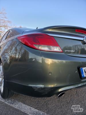 Green Opel Insignia 2009 in Vilnius, with an engine capacity of 2.00 L and mileage of 330 thousand km for 3100 €, photo 8 on AUTOMOTO.COM.LV