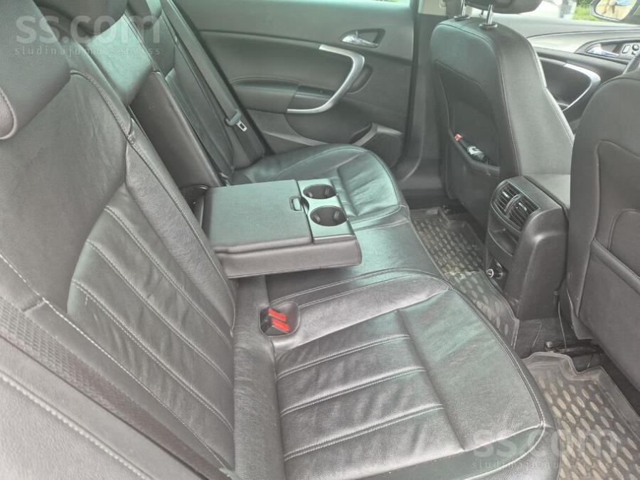 Zaļš Opel Insignia 2013 Daugavpils, ar dzinēja tilpumu 2.00 L un nobraukumu 158 tūkst. km par 7500 €, foto 6 vietnē AUTOMOTO.COM.LV